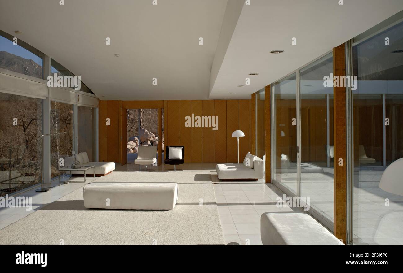 Japanese architect shigeru ban hi-res stock photography and images - Alamy