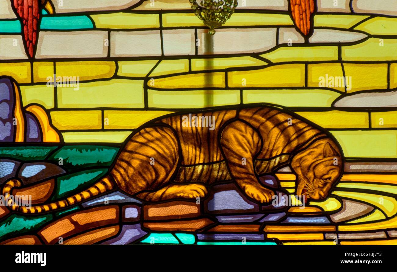 Chinese stained glass window hi-res stock photography and images - Alamy