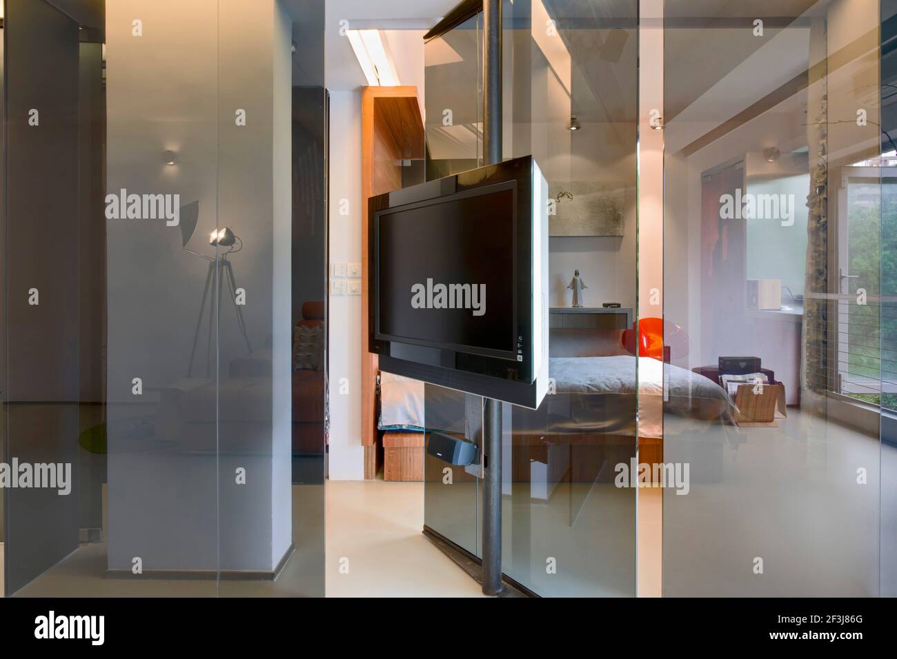 Bernard Chang apartment, Hong Kong, featuring rotating glass walls ...