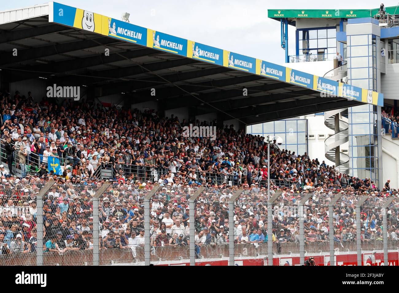 Le mans grandstand hi-res stock photography and images - Alamy