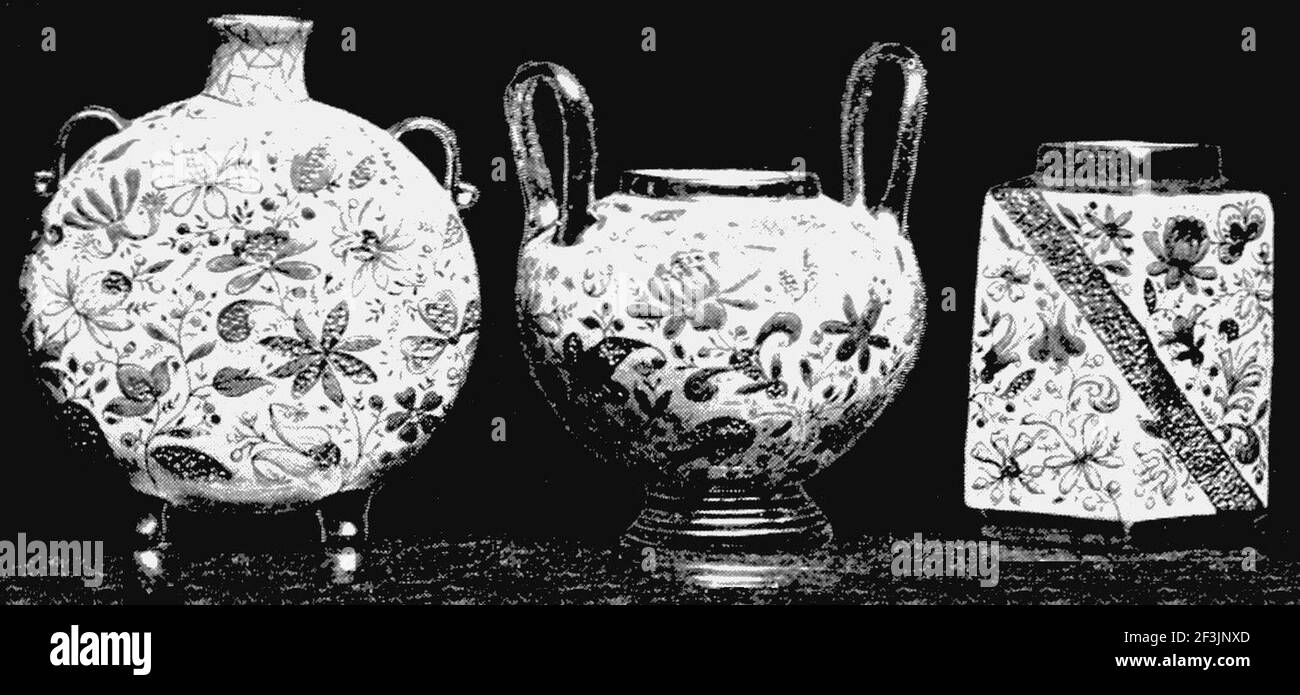 Hungarian pottery hi-res stock photography and images - Alamy