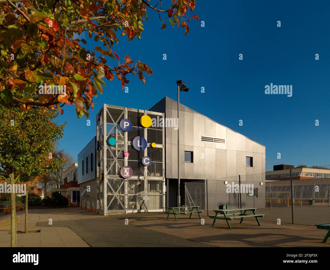 Secondary school playground uk hi-res stock photography and images - Alamy