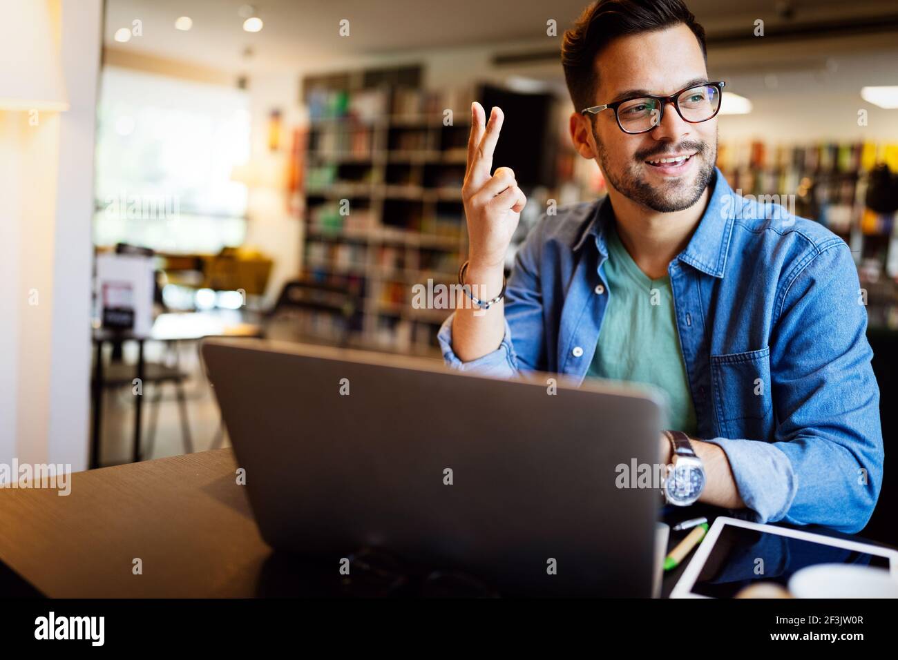 Studying computer library hi-res stock photography and images - Alamy