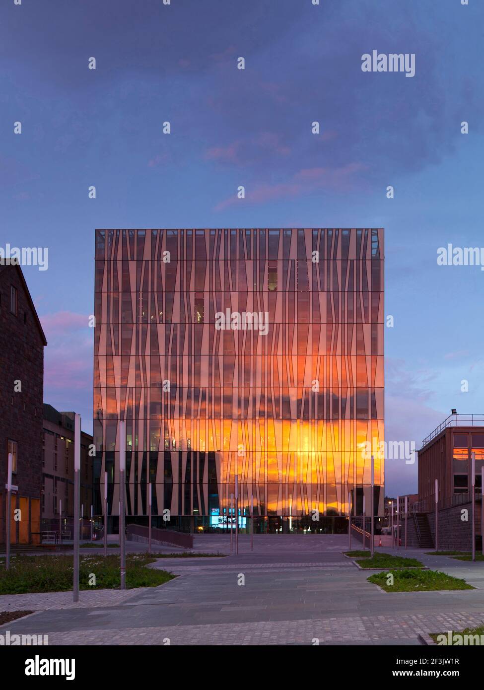 Exterior of Library building, Aberdeen University Stock Photo - Alamy