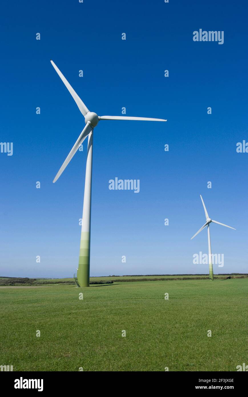 Wind farm cornwall hi-res stock photography and images - Alamy