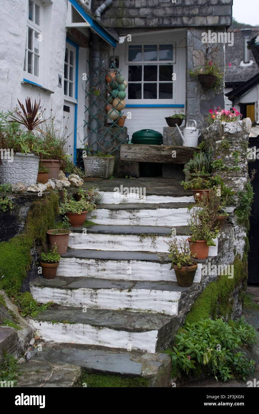 Traditional fishermans cottage hi-res stock photography and images - Alamy