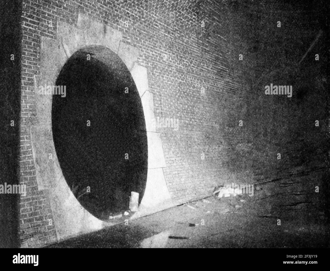 Junction of wheel pit tunnel of the niagara paper co Stock Photo - Alamy