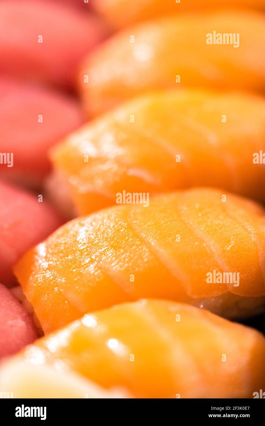 Pre packaged sushi hi-res stock photography and images - Alamy