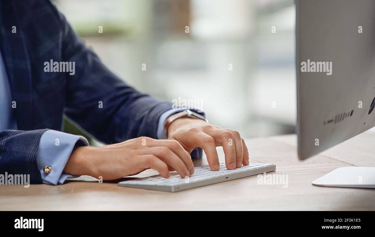 Manager typing hi-res stock photography and images - Alamy