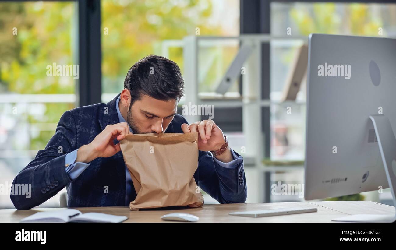 Food office smell hi-res stock photography and images - Alamy