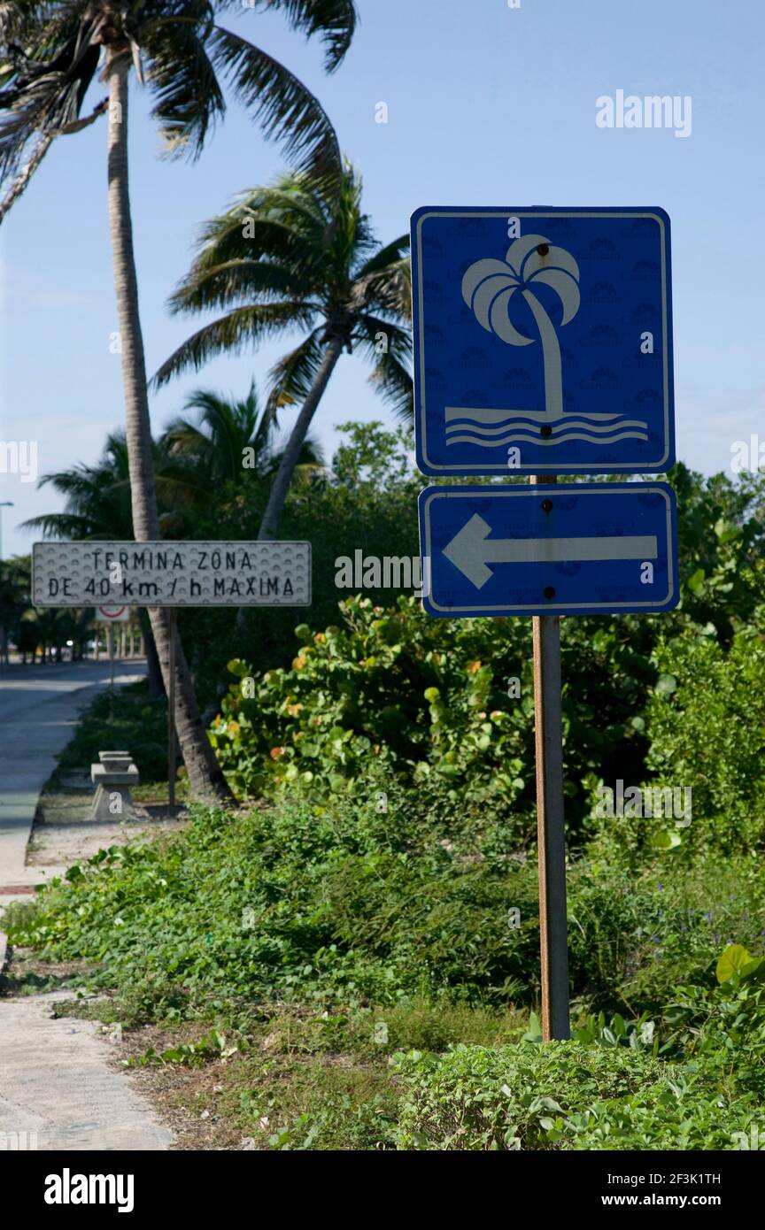 Cancun sign beach hi-res stock photography and images - Alamy