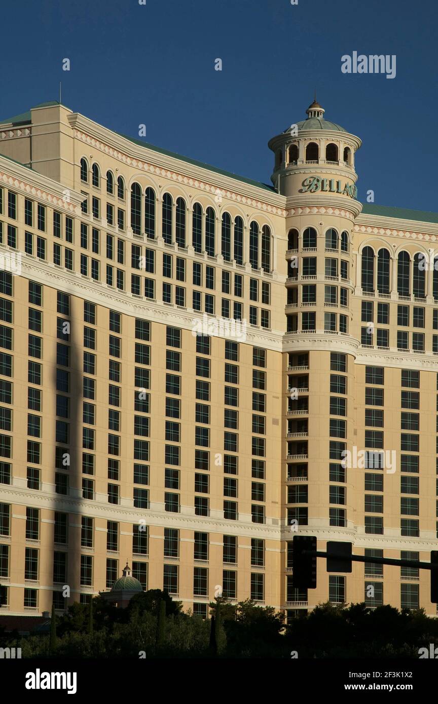 Bellagio hotel casino facade building hi-res stock photography and ...