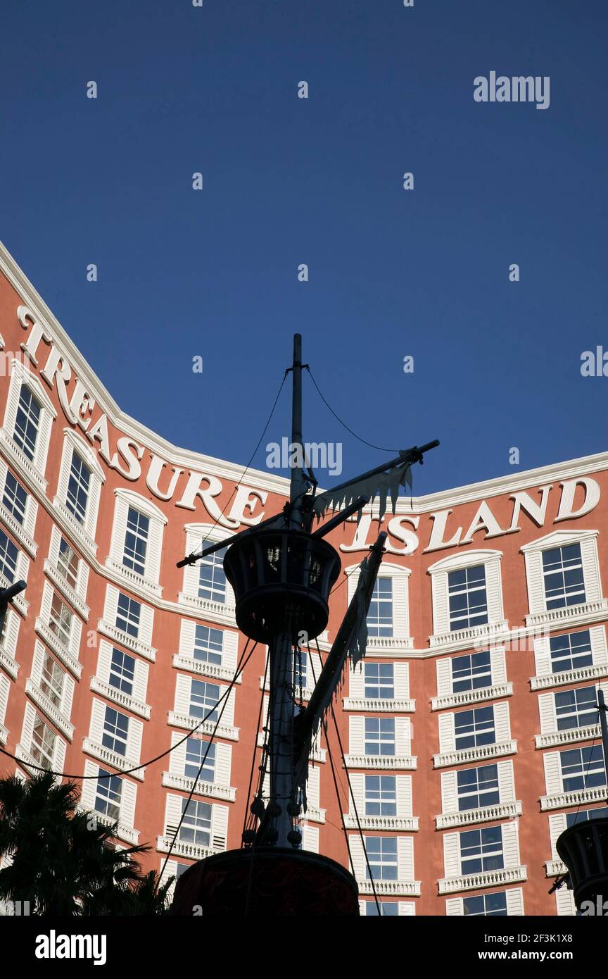 Treasure island casino hotel hi-res stock photography and images - Alamy