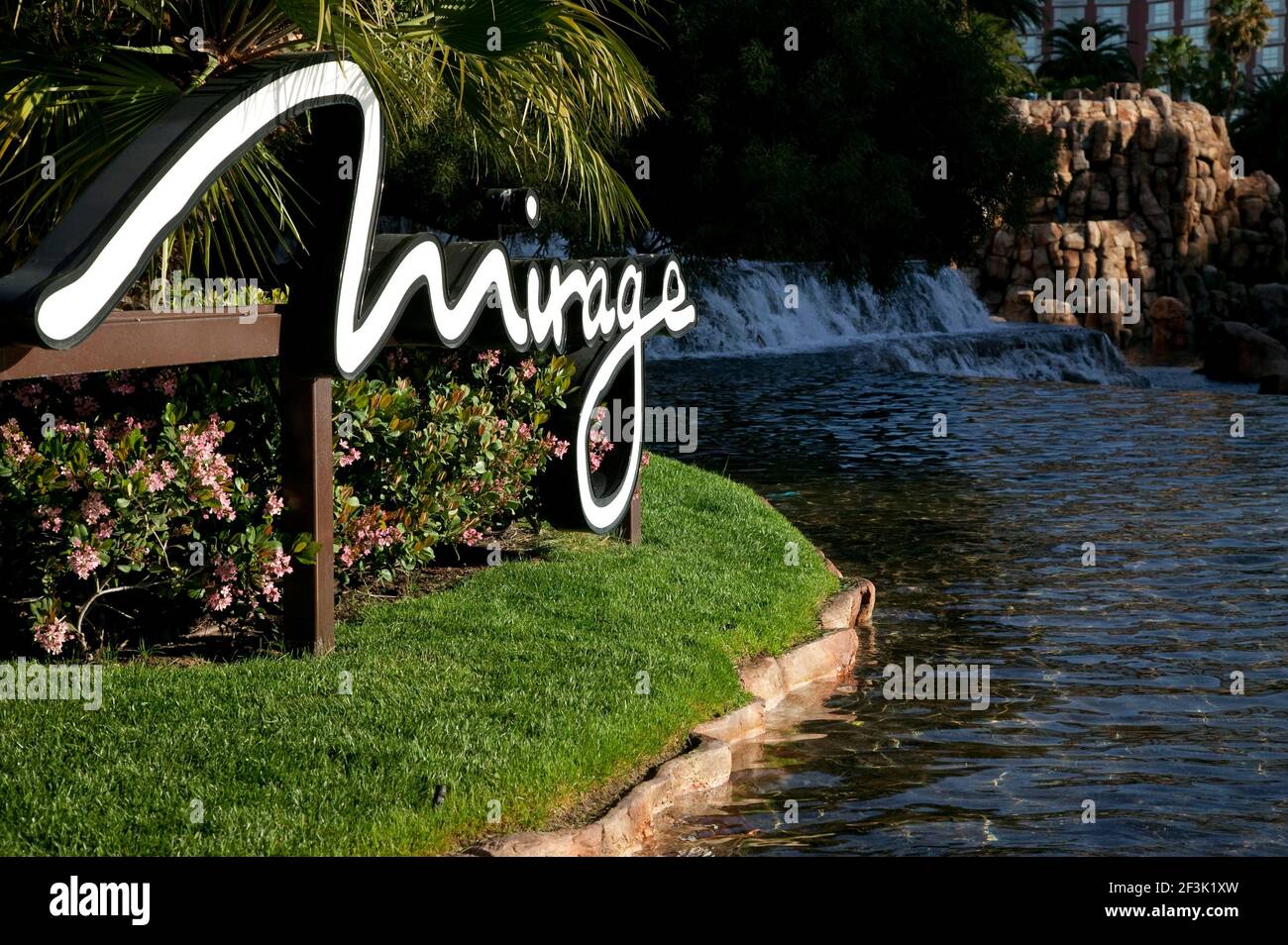 The Mirage hotel sign and volcano, Las Vegas, Nevada Stock Photo - Alamy
