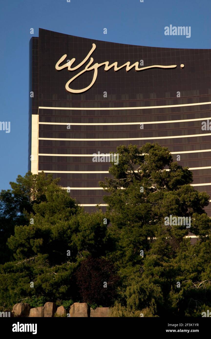The wynn hotel sign hi-res stock photography and images - Alamy