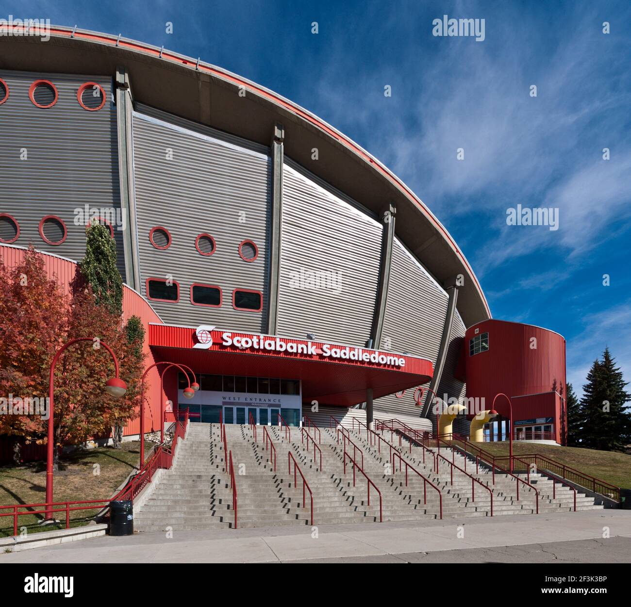 Scotiabank saddledome hi-res stock photography and images - Alamy