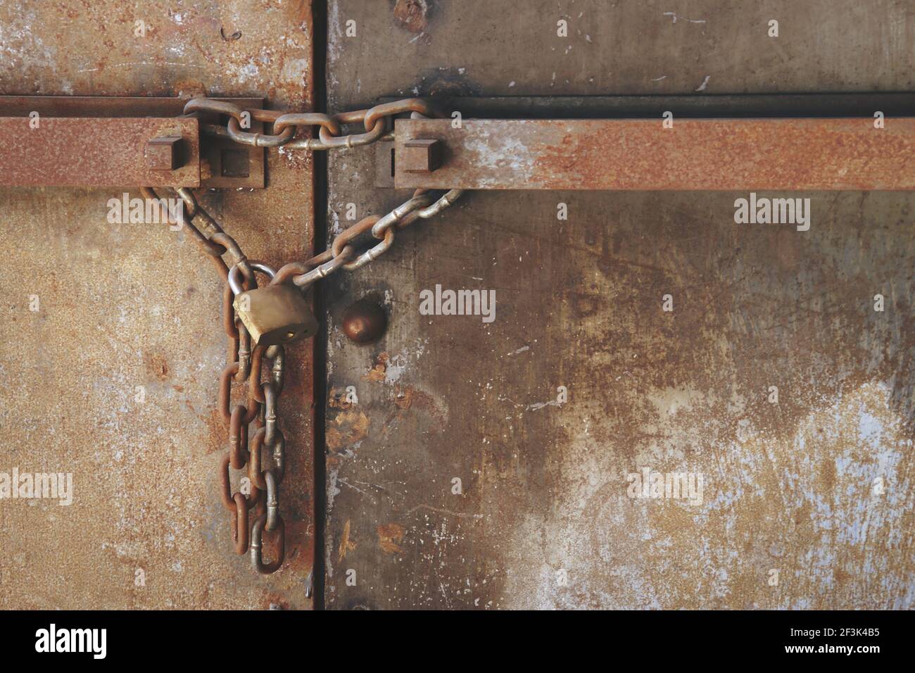 Aged double doors hi-res stock photography and images - Alamy