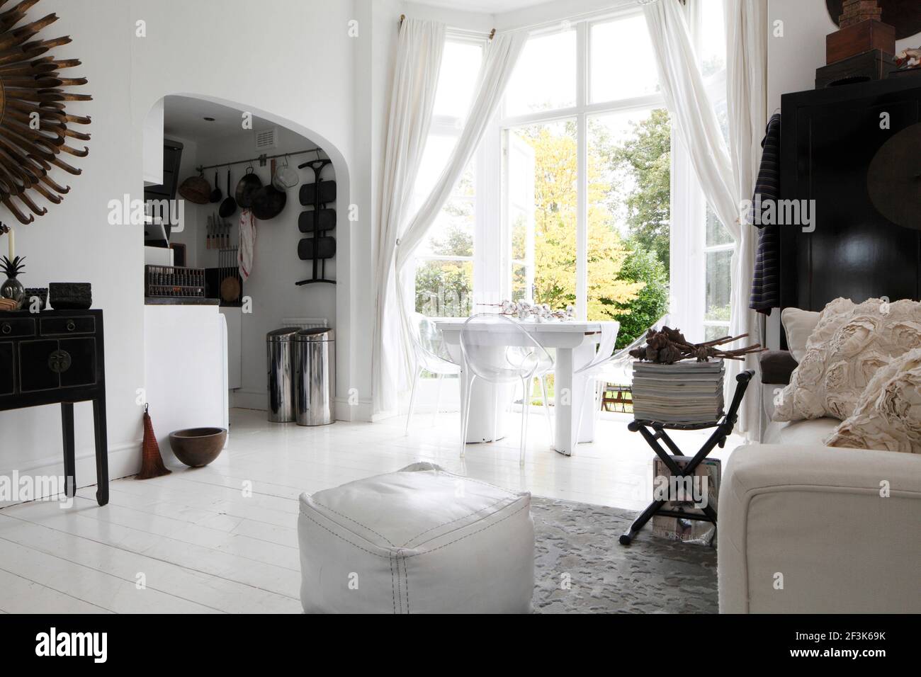 Recessed arch hi-res stock photography and images - Alamy