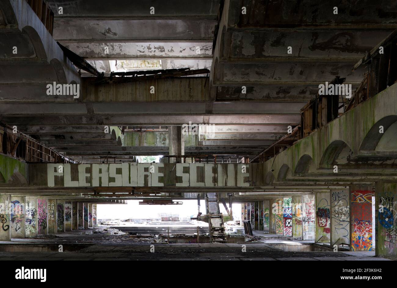 Isi metzstein hi-res stock photography and images - Alamy