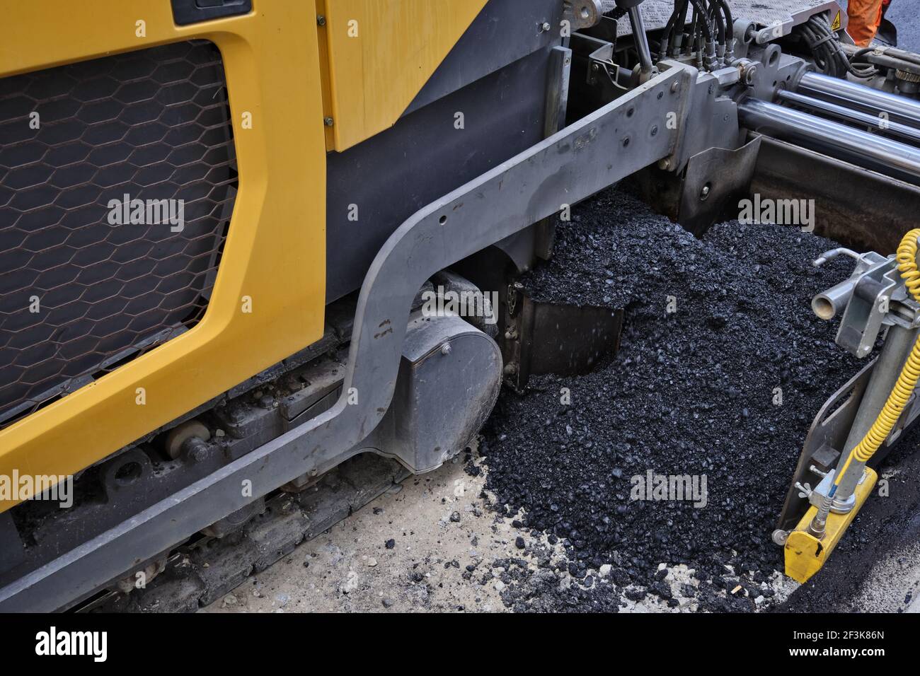 Paving the road with porous asphalt for traffic noise reduction in ...