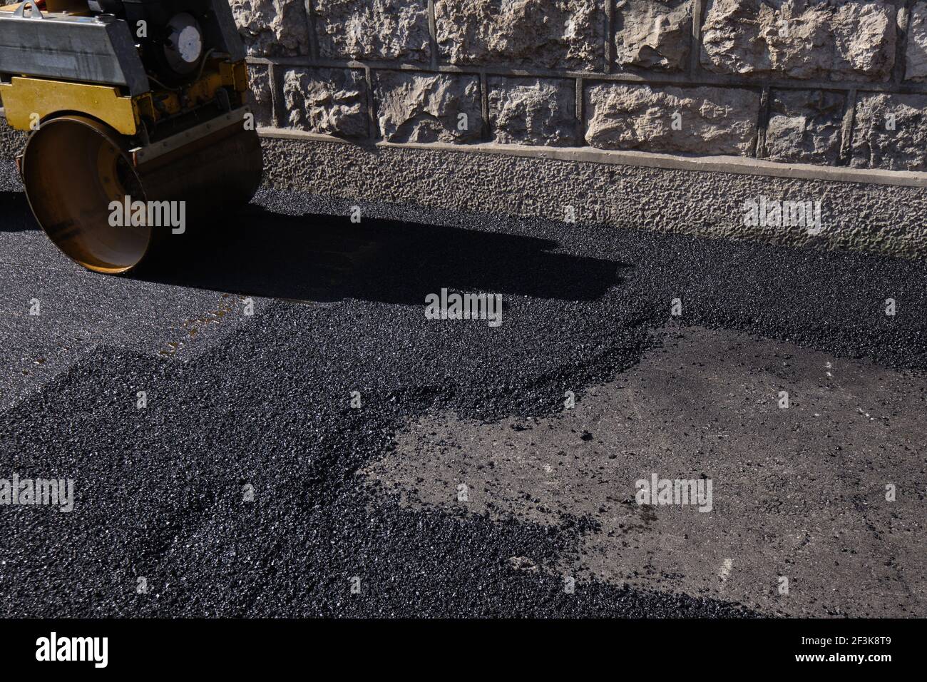 Paving the road with porous asphalt for traffic noise reduction in ...
