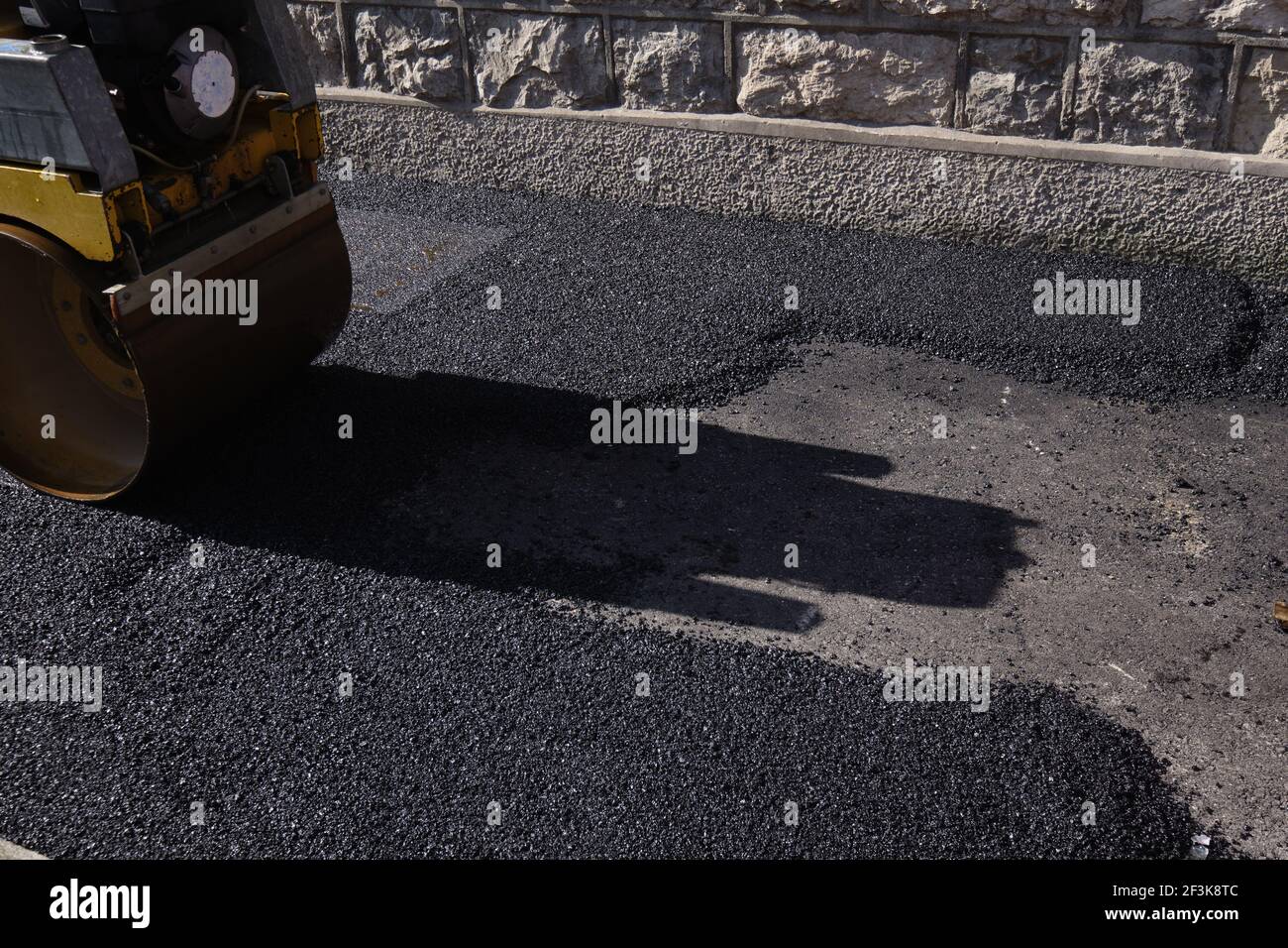 Paving the road with porous asphalt for traffic noise reduction in ...