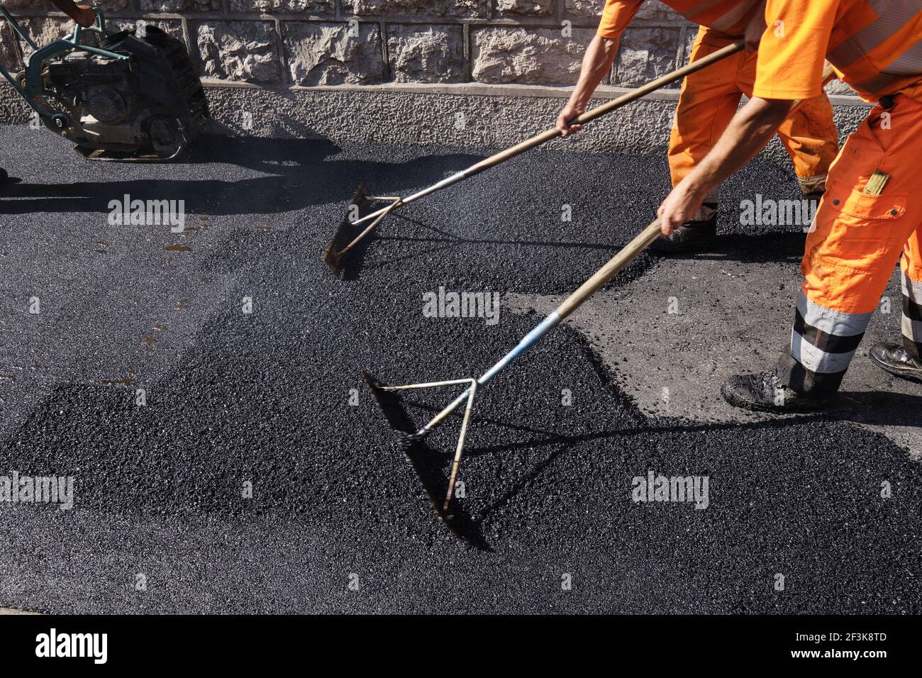 Paving the road with porous asphalt for traffic noise reduction in ...
