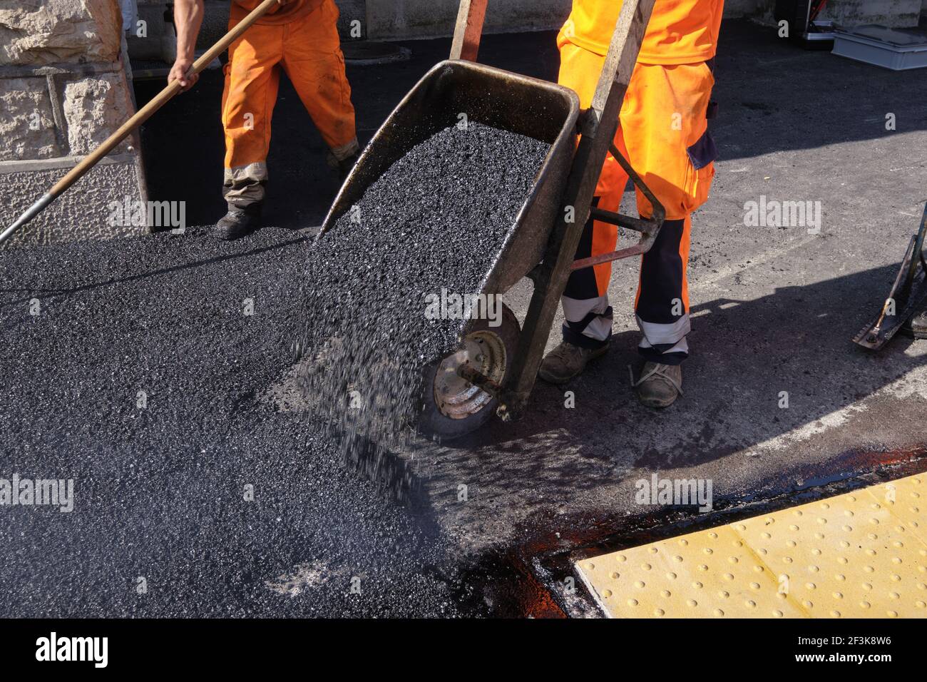 Paving the road with porous asphalt for traffic noise reduction in ...