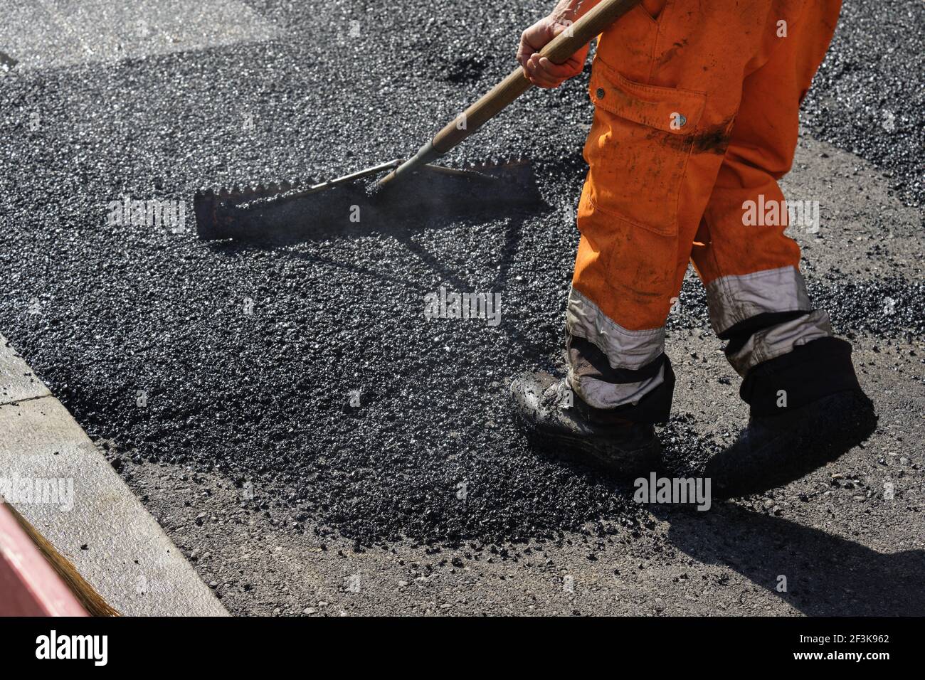 Paving the road with porous asphalt for traffic noise reduction in ...