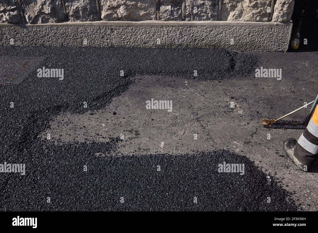 Paving the road with porous asphalt for traffic noise reduction in ...