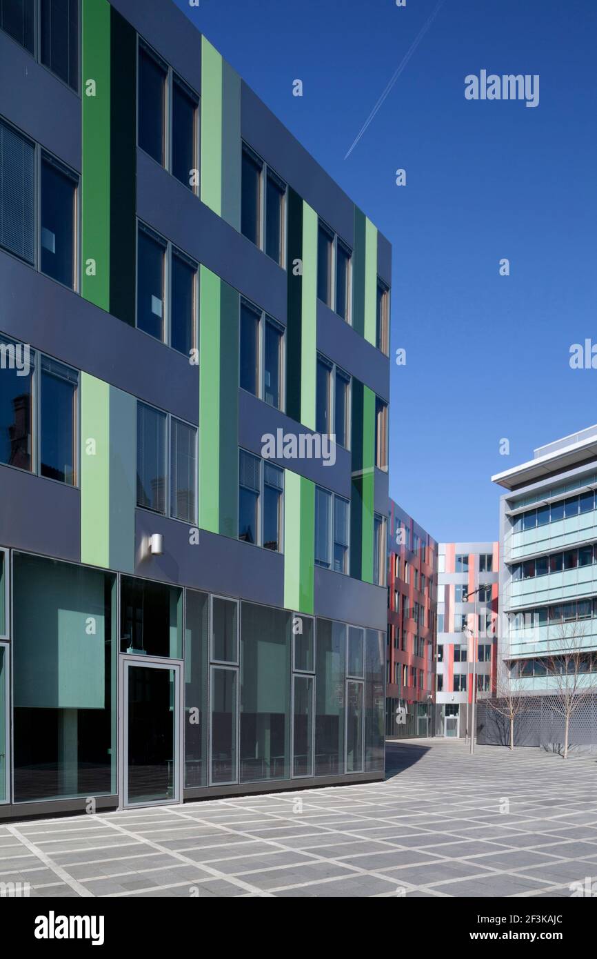 Sheffield university jessop building hi-res stock photography and ...