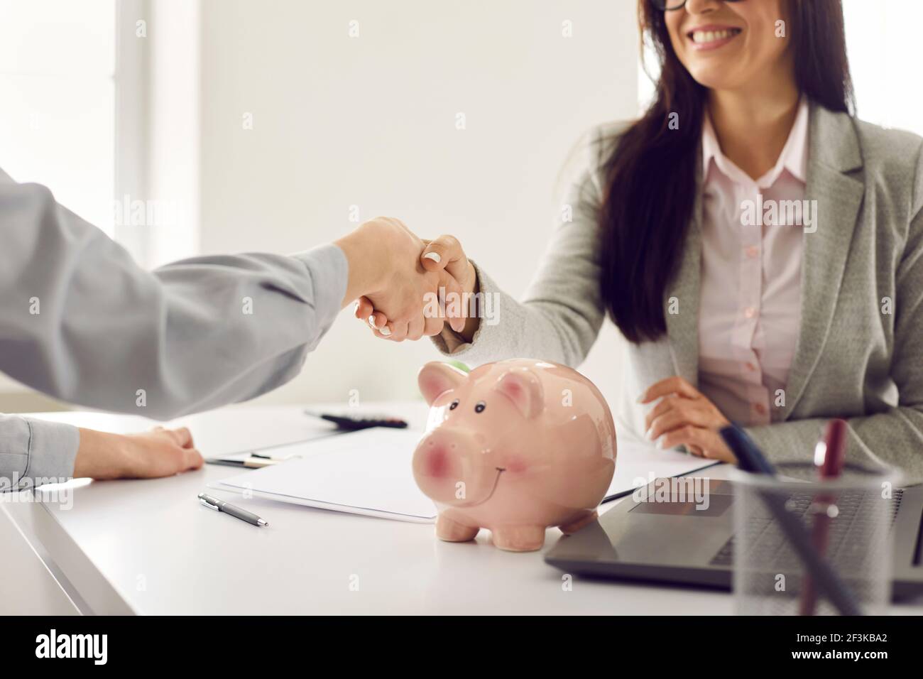 Partner bank hi-res stock photography and images - Alamy