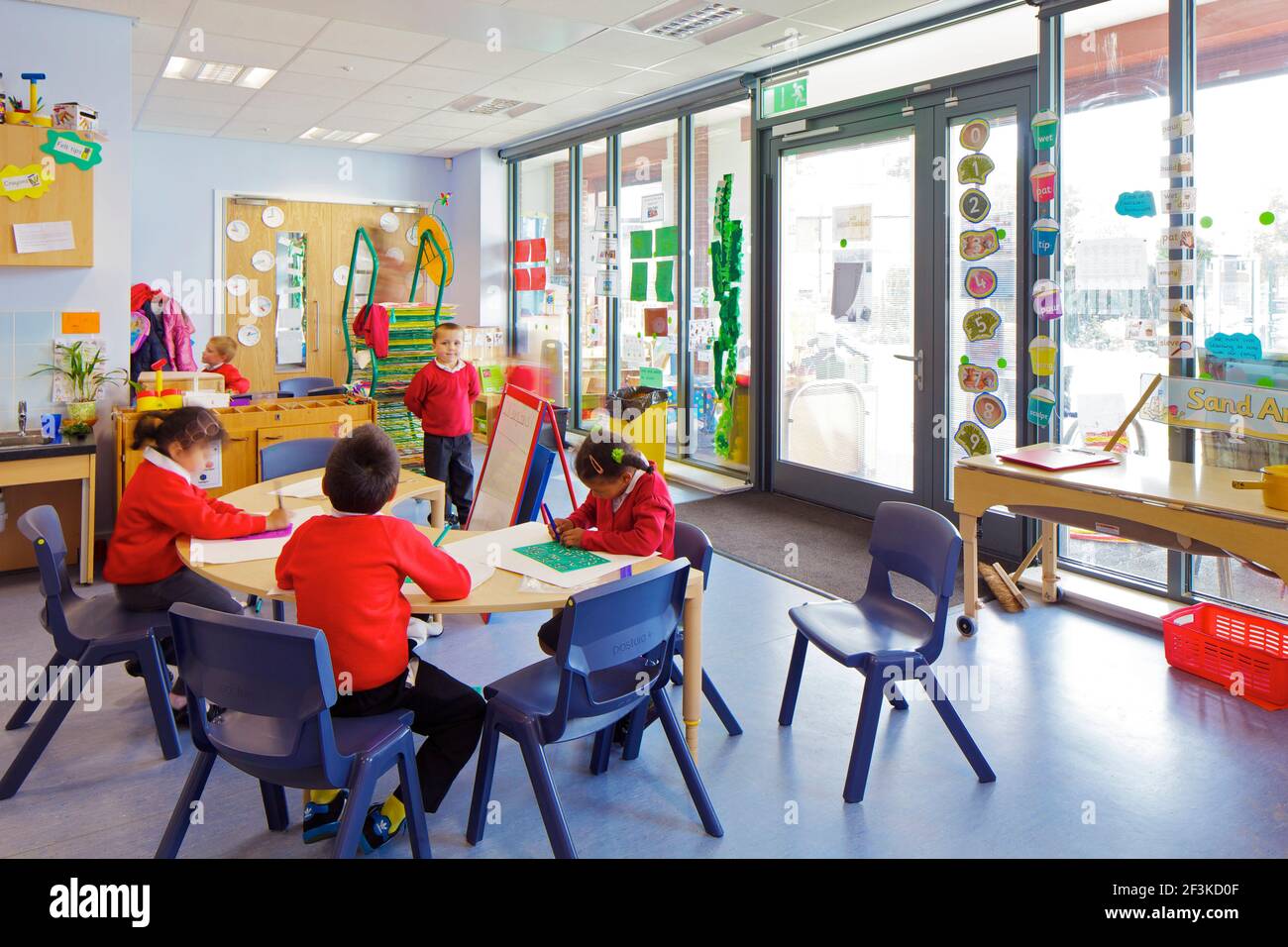 Old moat community primary school hi-res stock photography and images ...