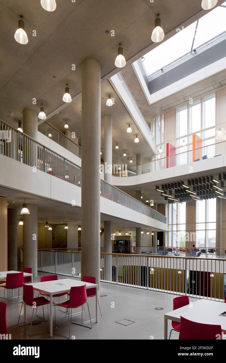 Terraced atrium hi-res stock photography and images - Alamy