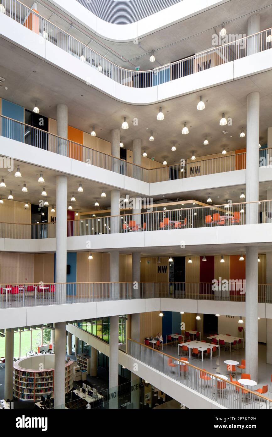 Atrium education interior hi-res stock photography and images - Alamy