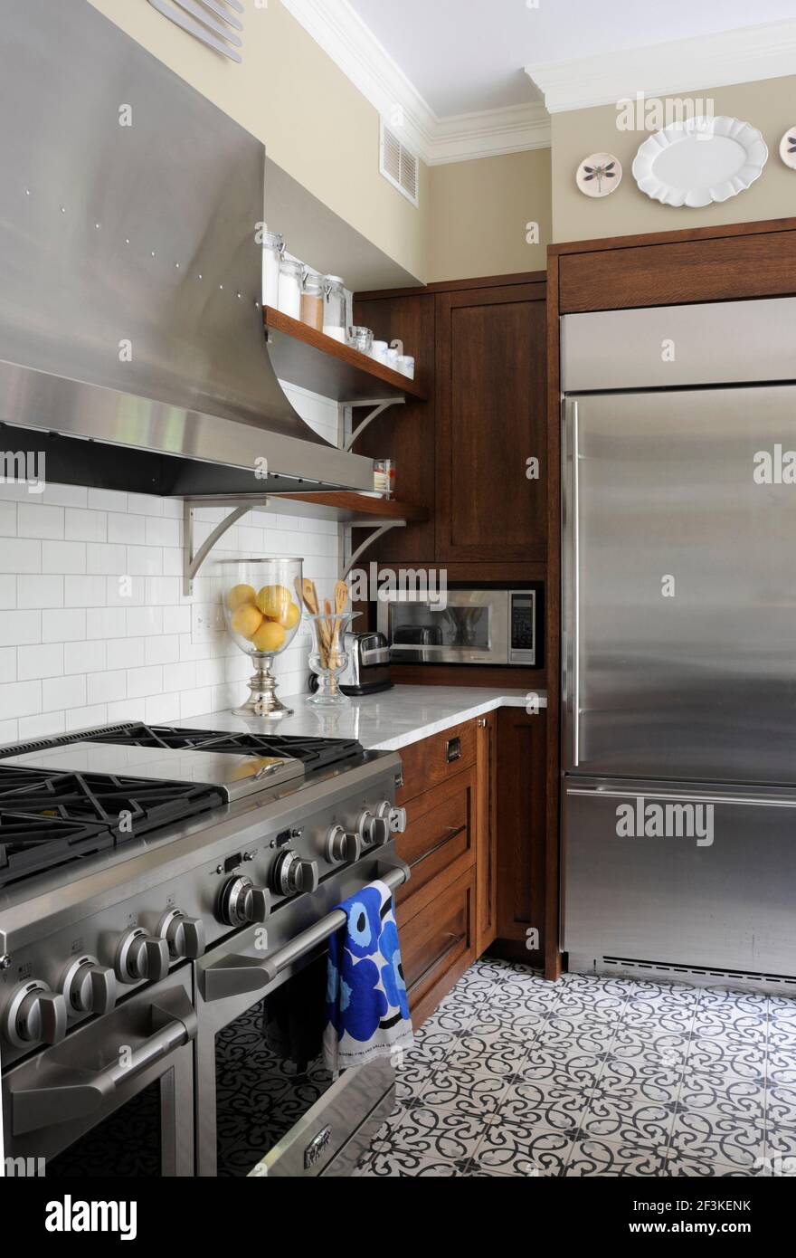 Cooktop in kitchen designer hi-res stock photography and images - Alamy