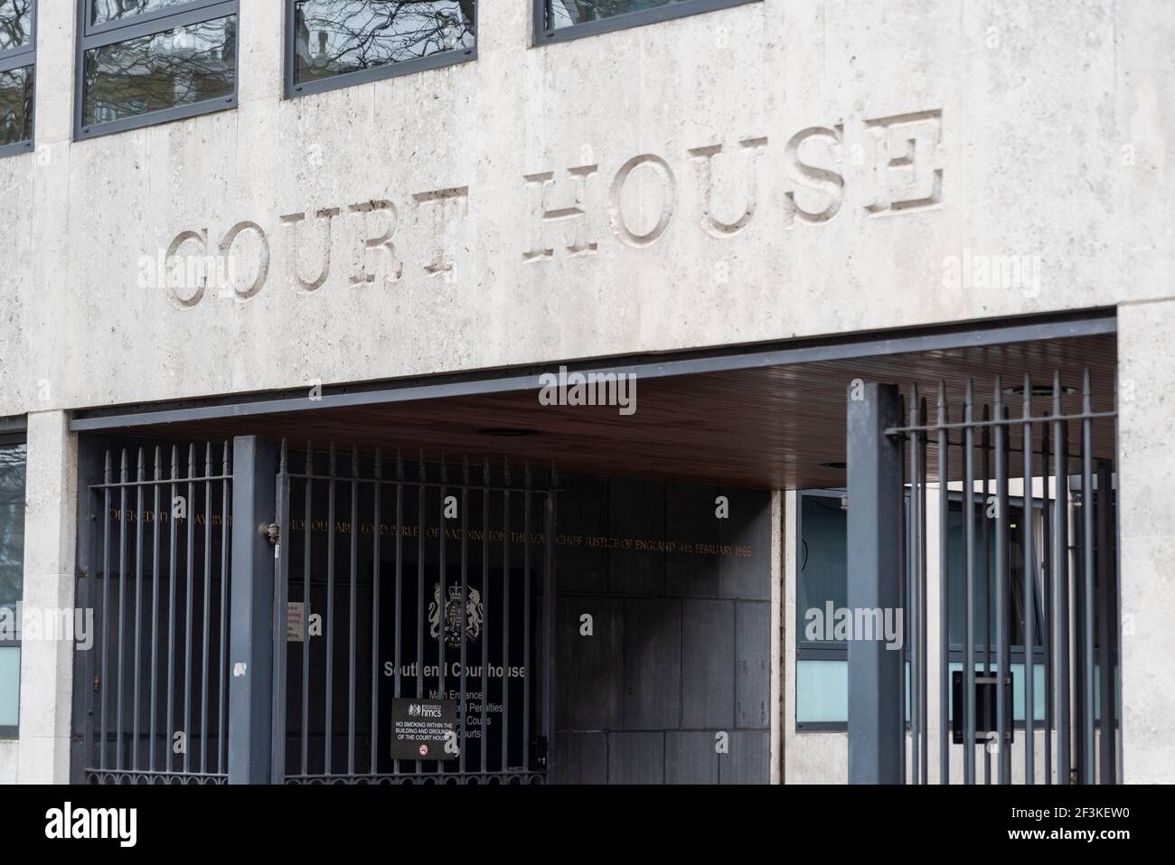 Magistrates court sign hi-res stock photography and images - Alamy