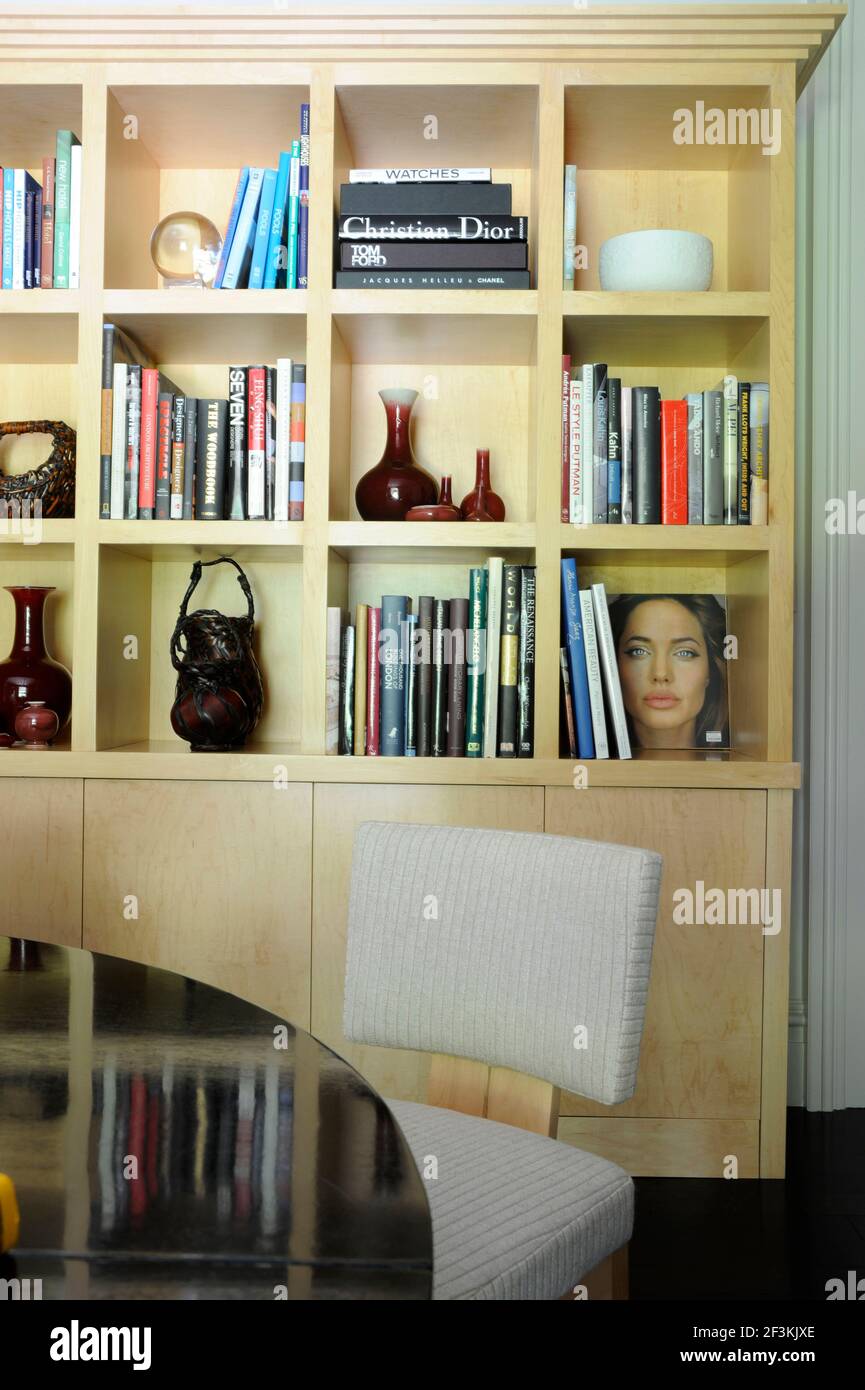 Dining room/Salon in Jane Dillon designed contemporary home Stock Photo ...