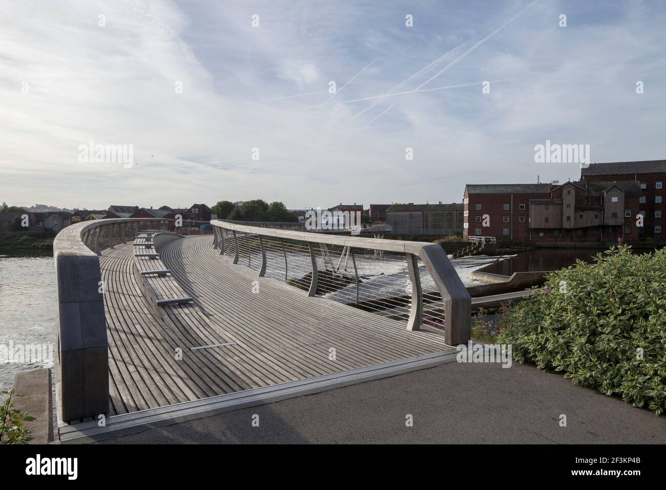 Castleford foot bridge hi-res stock photography and images - Alamy