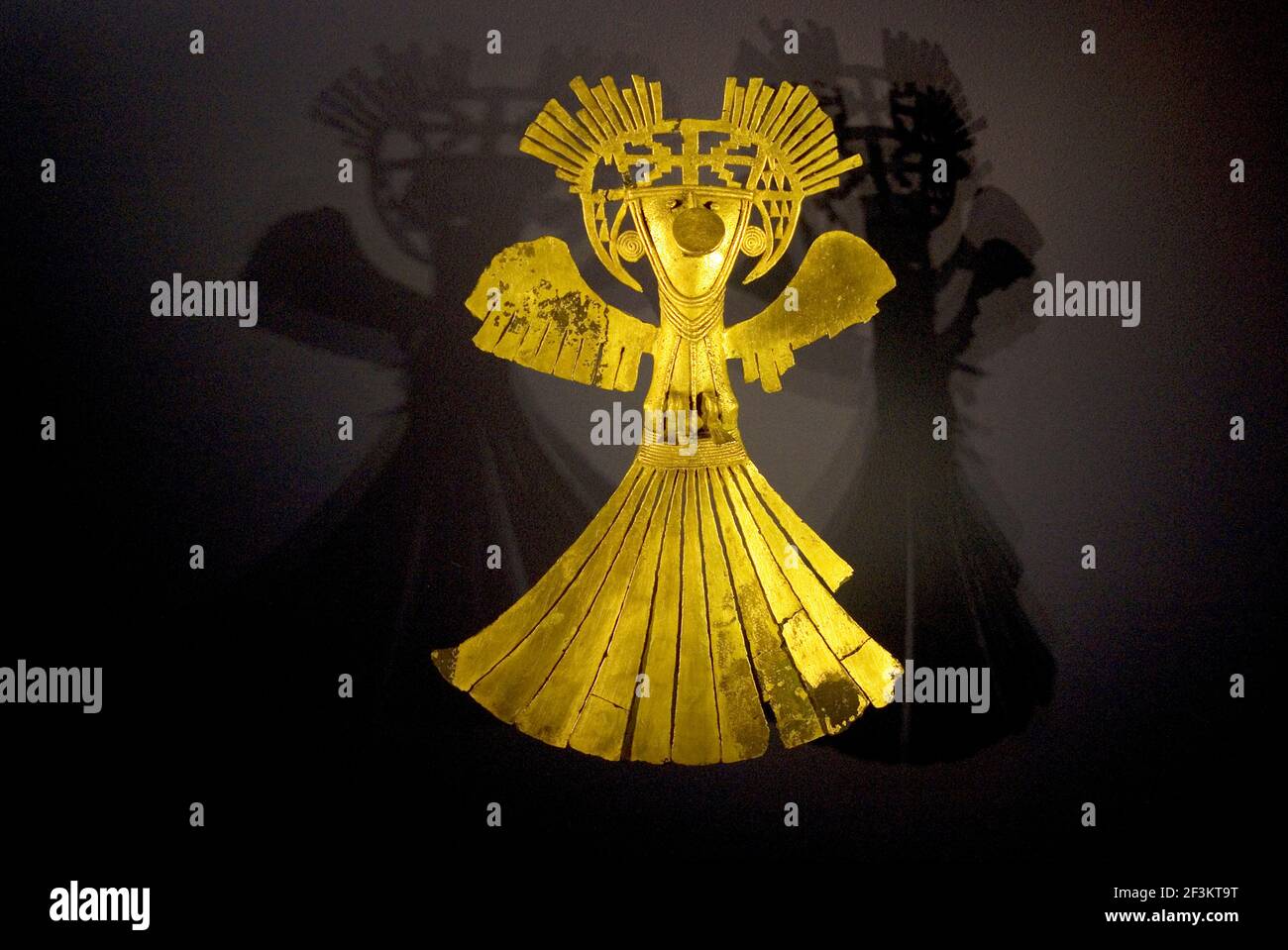 Artifact gold hi-res stock photography and images - Alamy