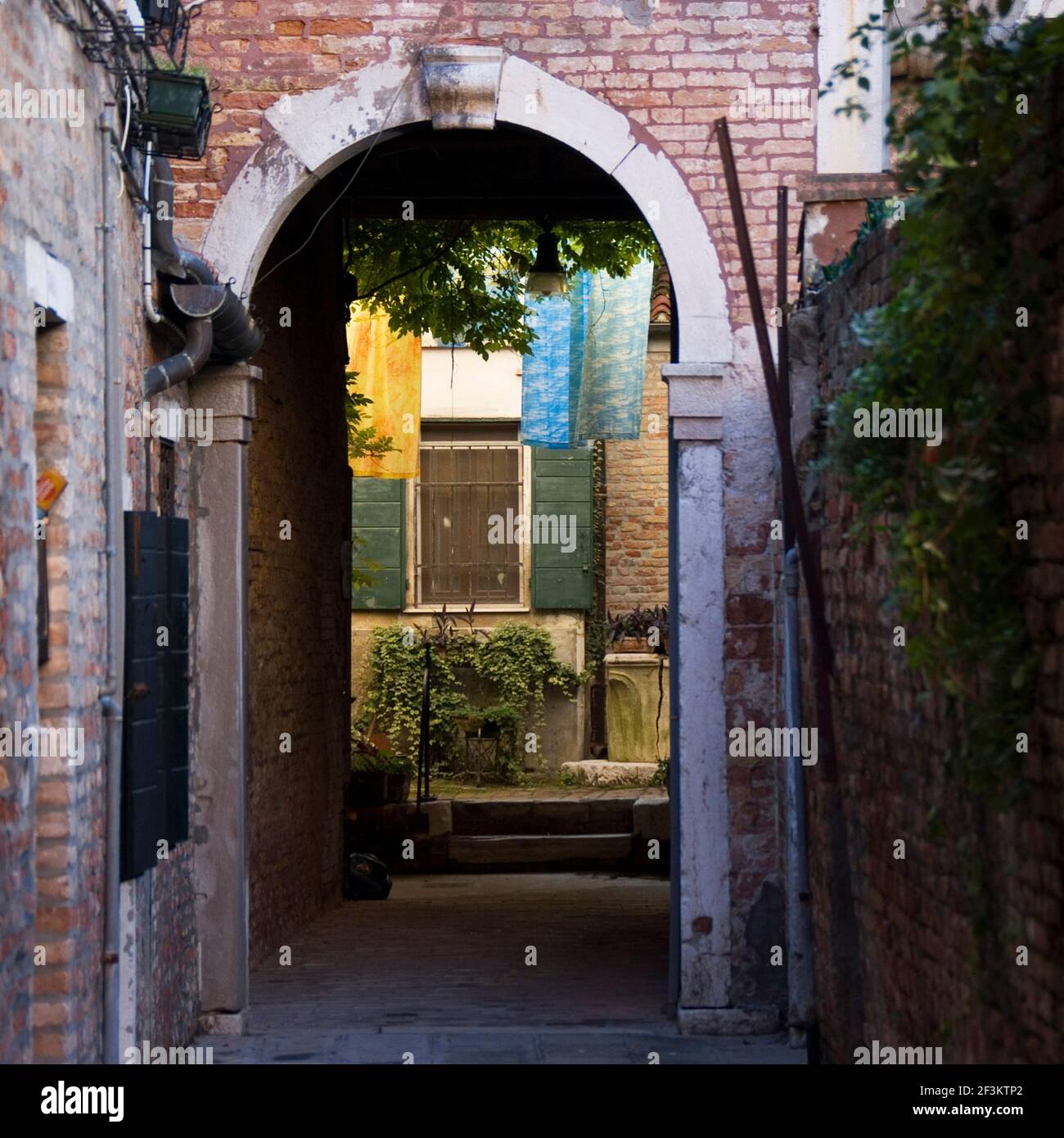 Hidden Courtyard High Resolution Stock Photography and Images - Alamy