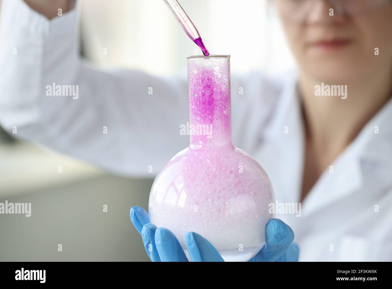 Liquid chemical reaction drip pipette hi-res stock photography and ...