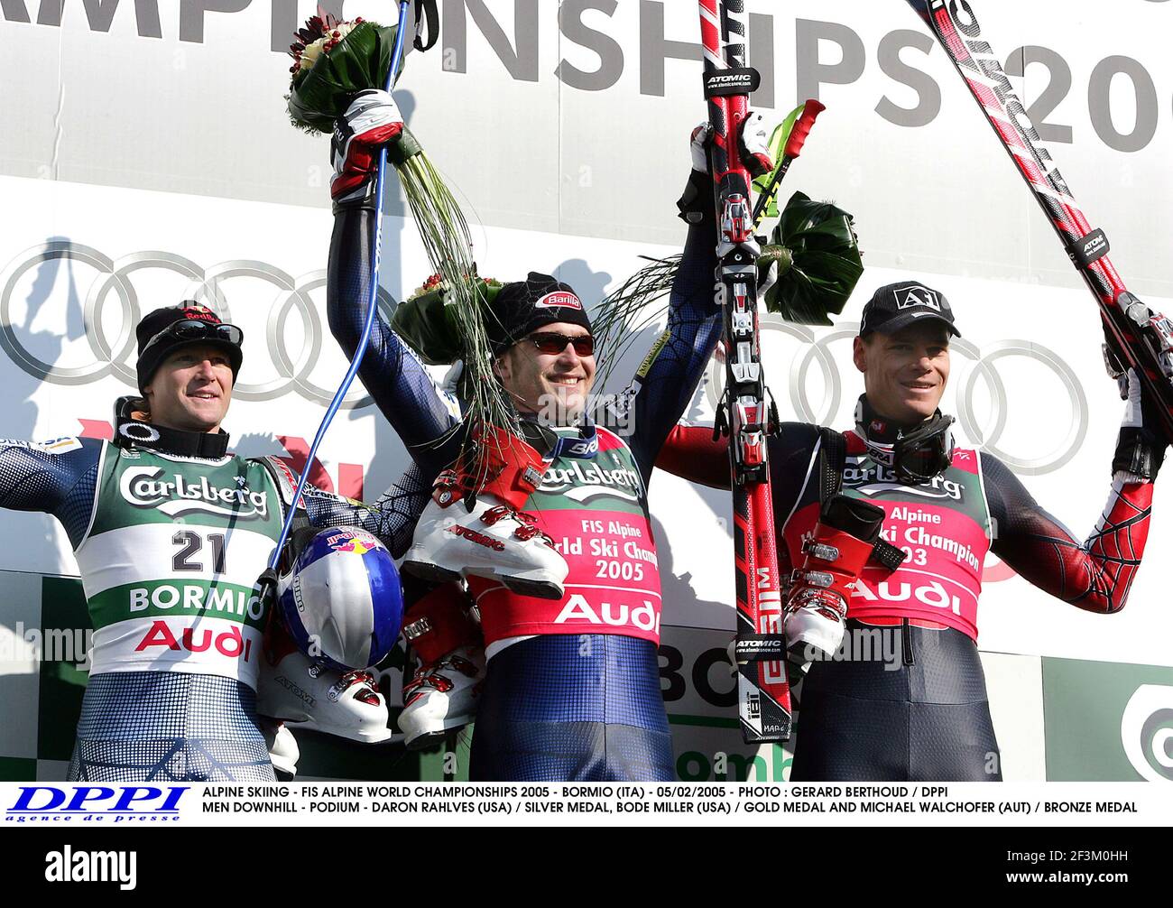 Usa gold medal podium hi-res stock photography and images - Alamy