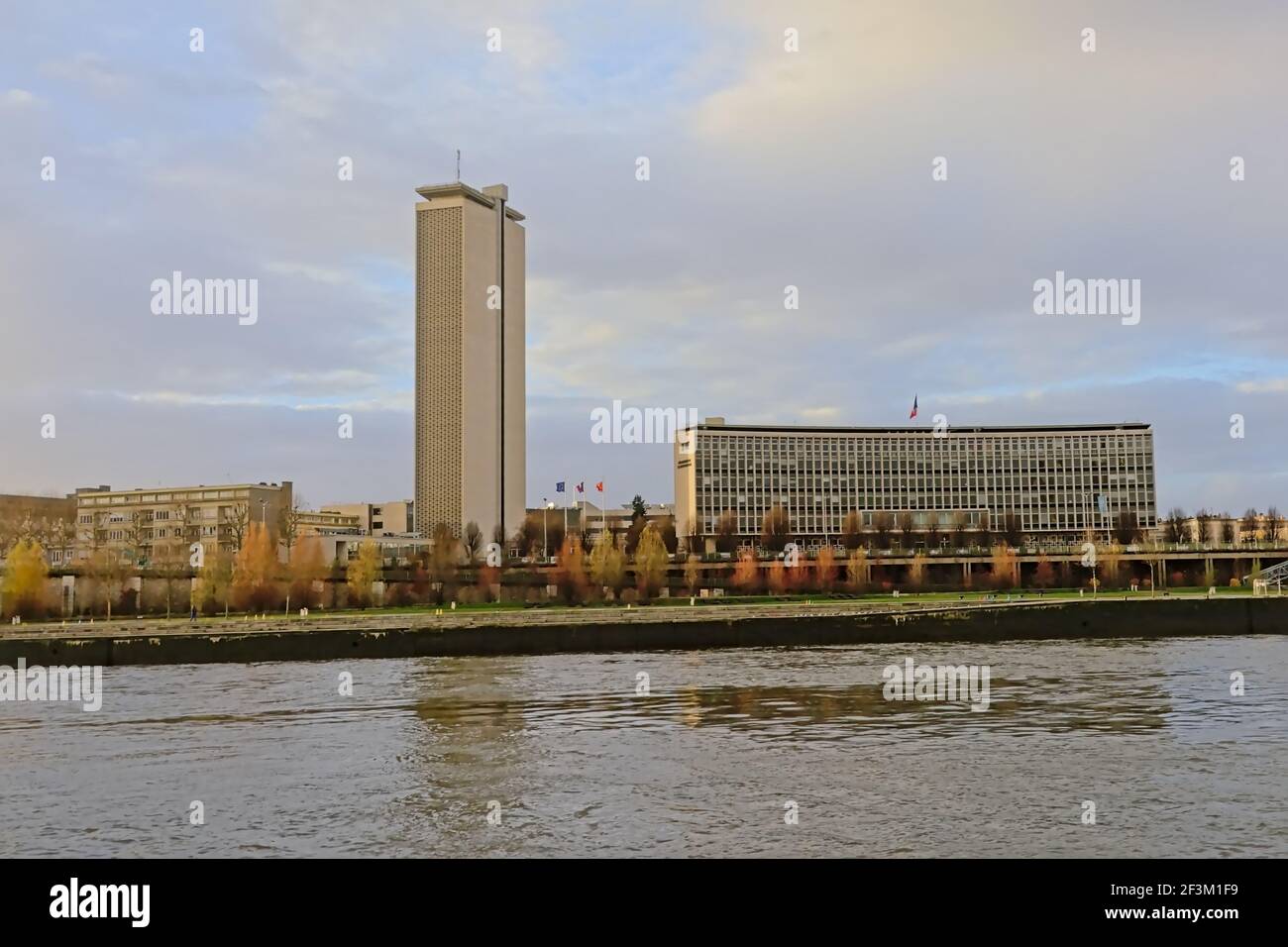 Rouen office hi-res stock photography and images - Alamy