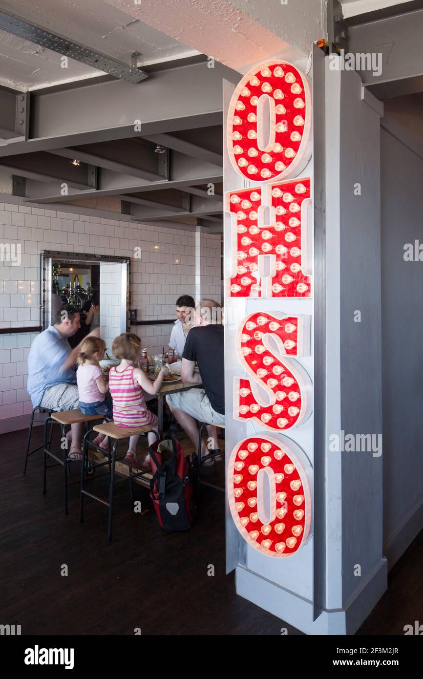 Ohso social beach bar hi-res stock photography and images - Alamy