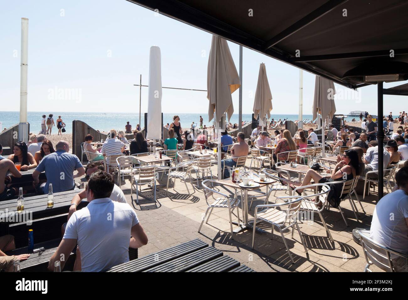 Ohso social beach bar hi-res stock photography and images - Alamy