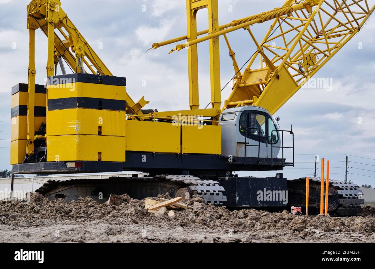 Crane counterweight hi-res stock photography and images - Alamy