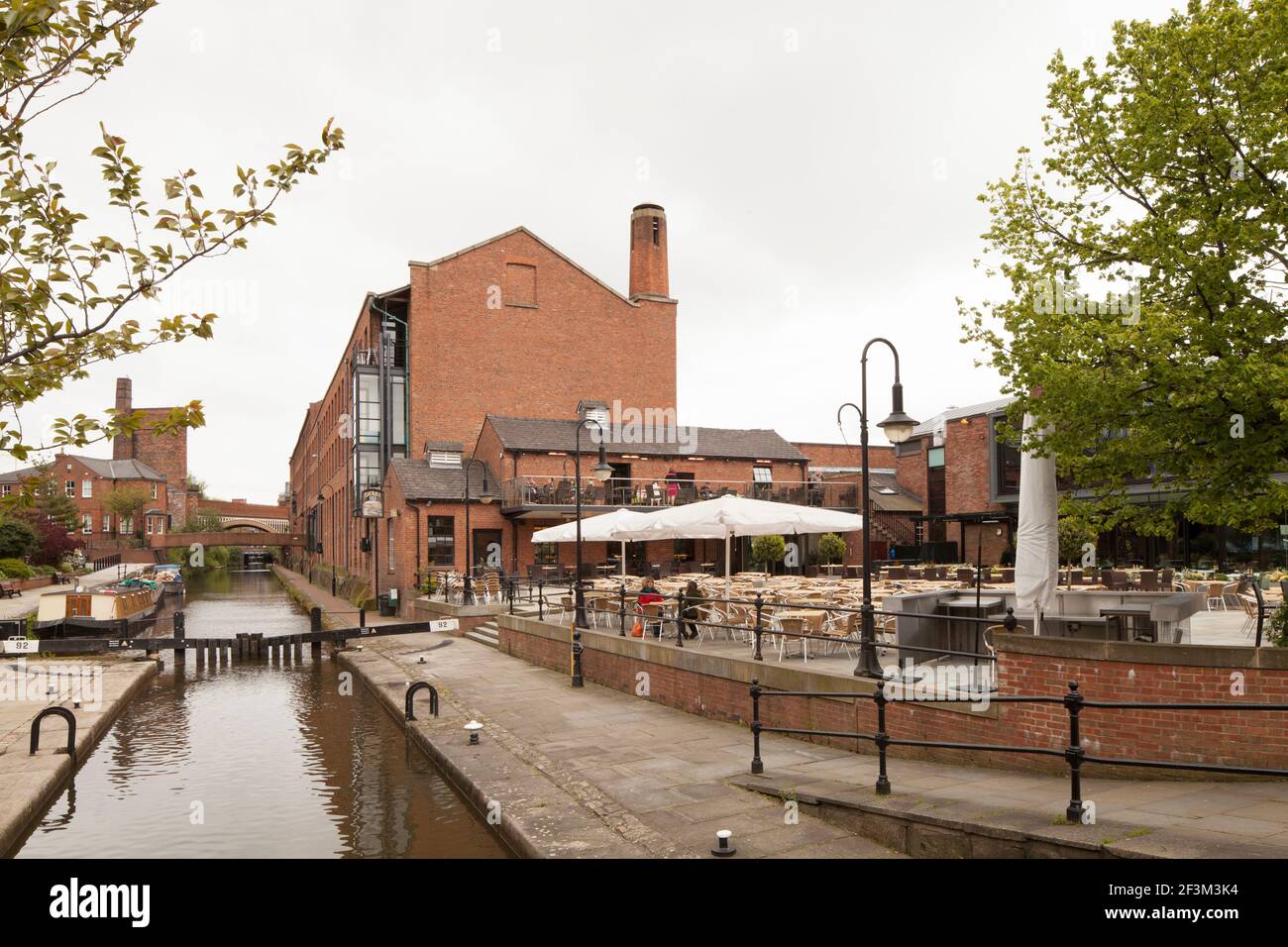 Dukes 92 bar hi-res stock photography and images - Alamy