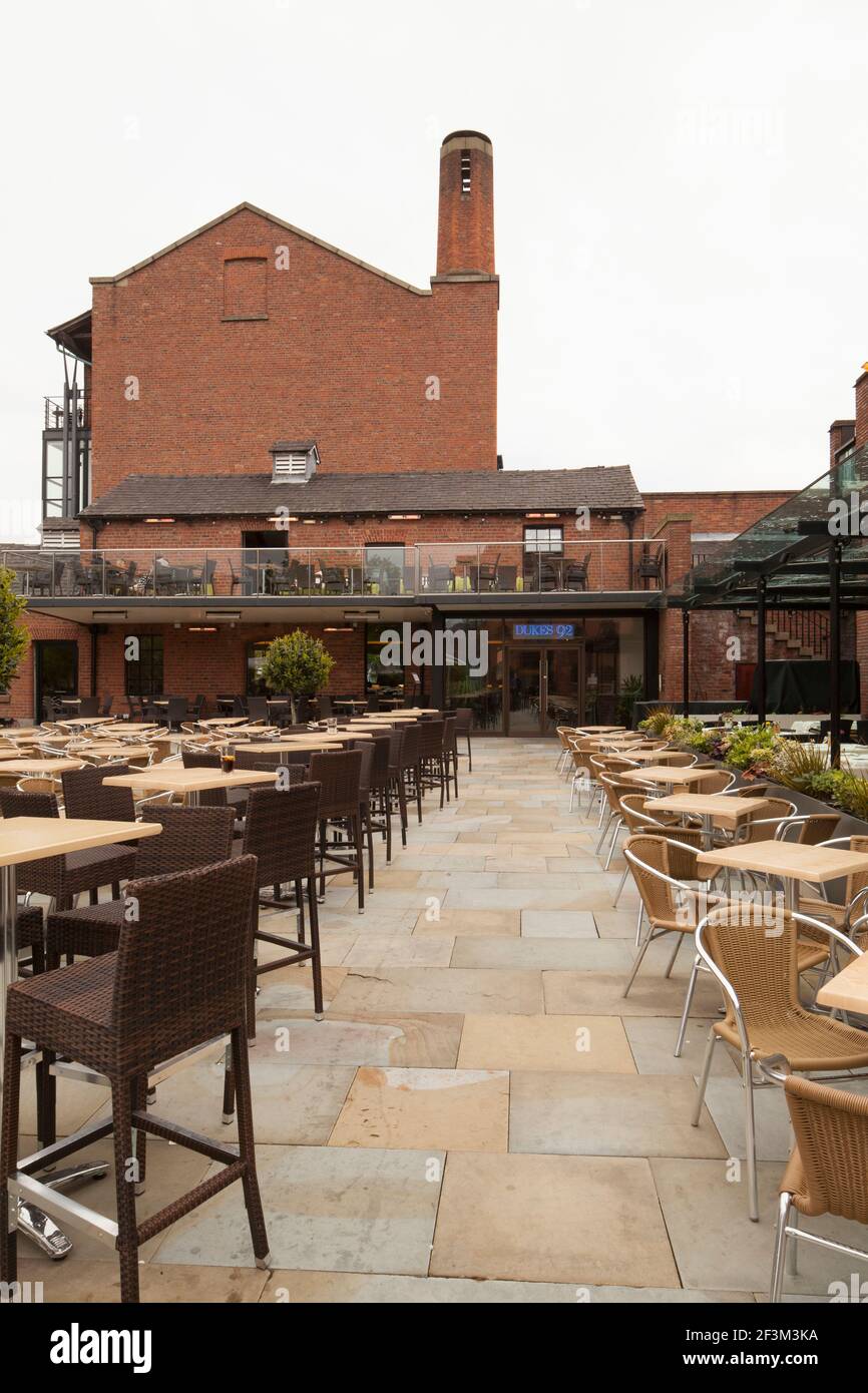 Dukes 92 Bar High Resolution Stock Photography and Images - Alamy