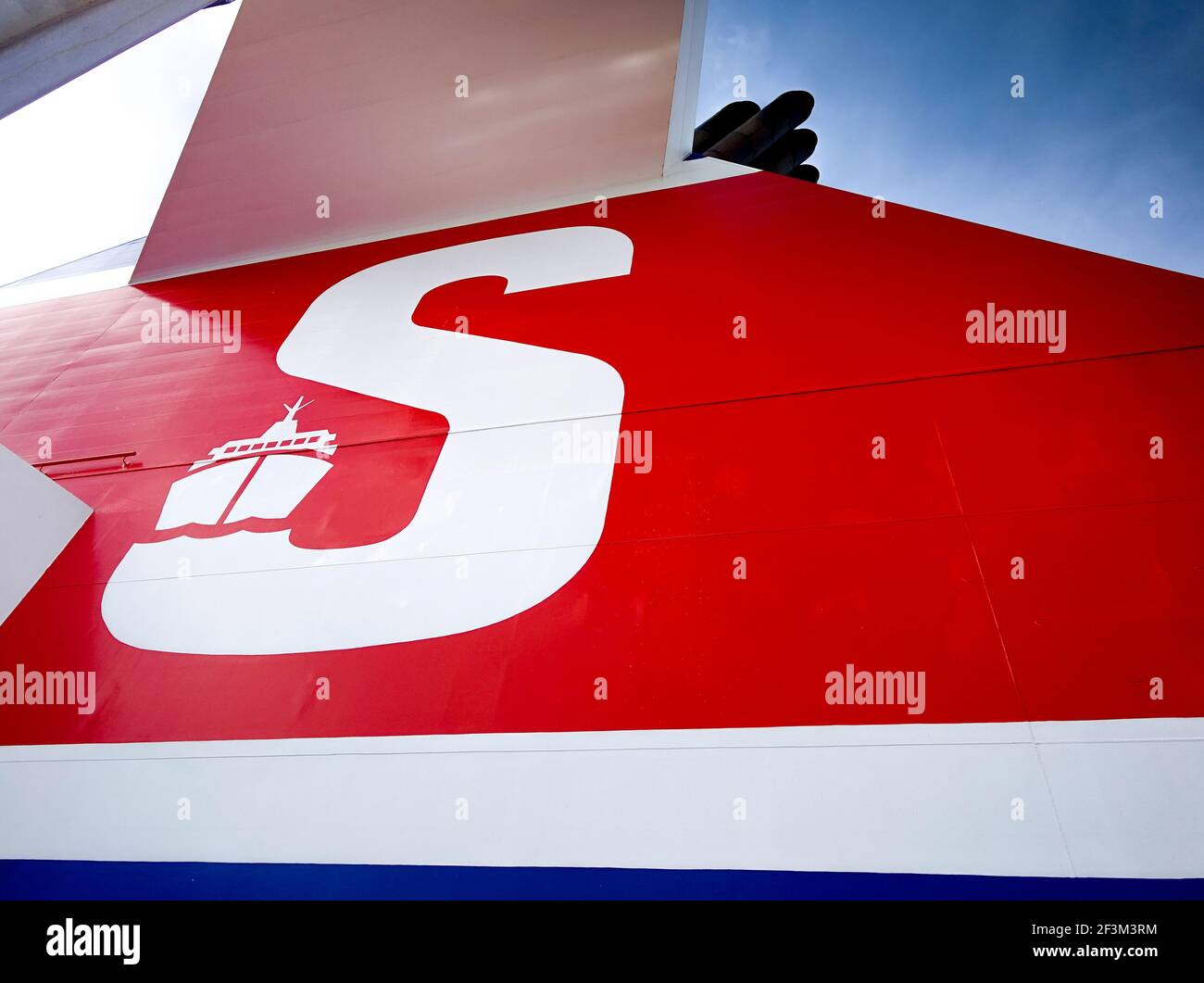 Stena Line logo on side of funnel on ferry Stock Photo - Alamy